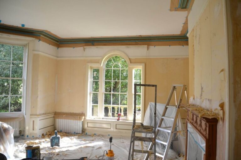 What are sash windows? How it works, types, materials and a bit of history